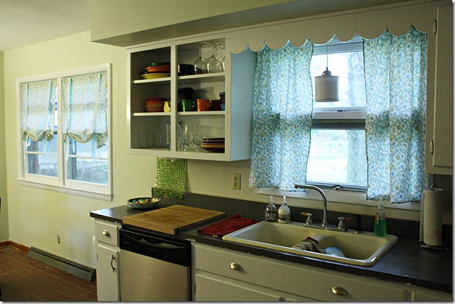 {So Much} Jane and Eugene: Homemade kitchen curtains.